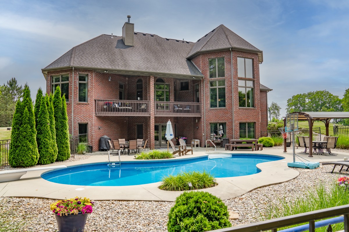 Pools that Make a Splash – The Art of Distinction Blog by Encore ...